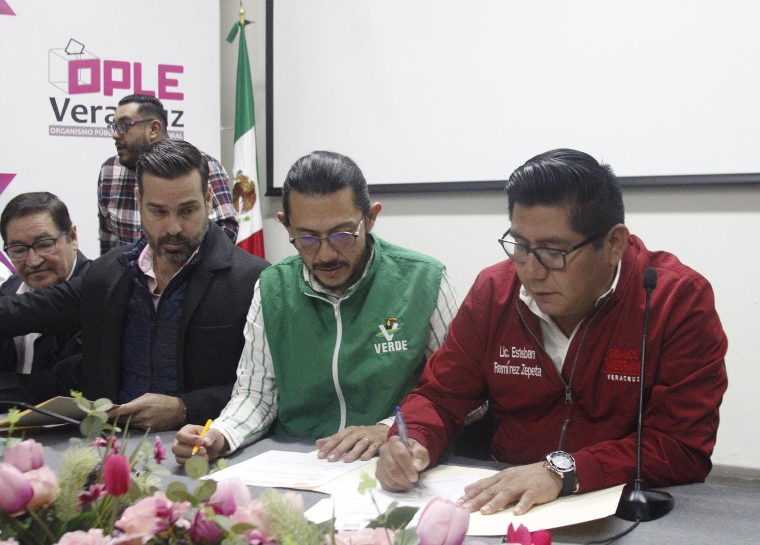Formalizan PT, PVEM, Morena y Fuerza por México Coalición “Sigamos ...